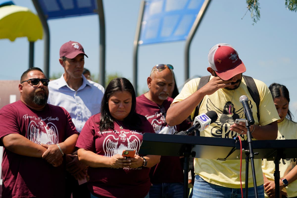 Uvalde families make presence felt at Texas governor debate | The ...