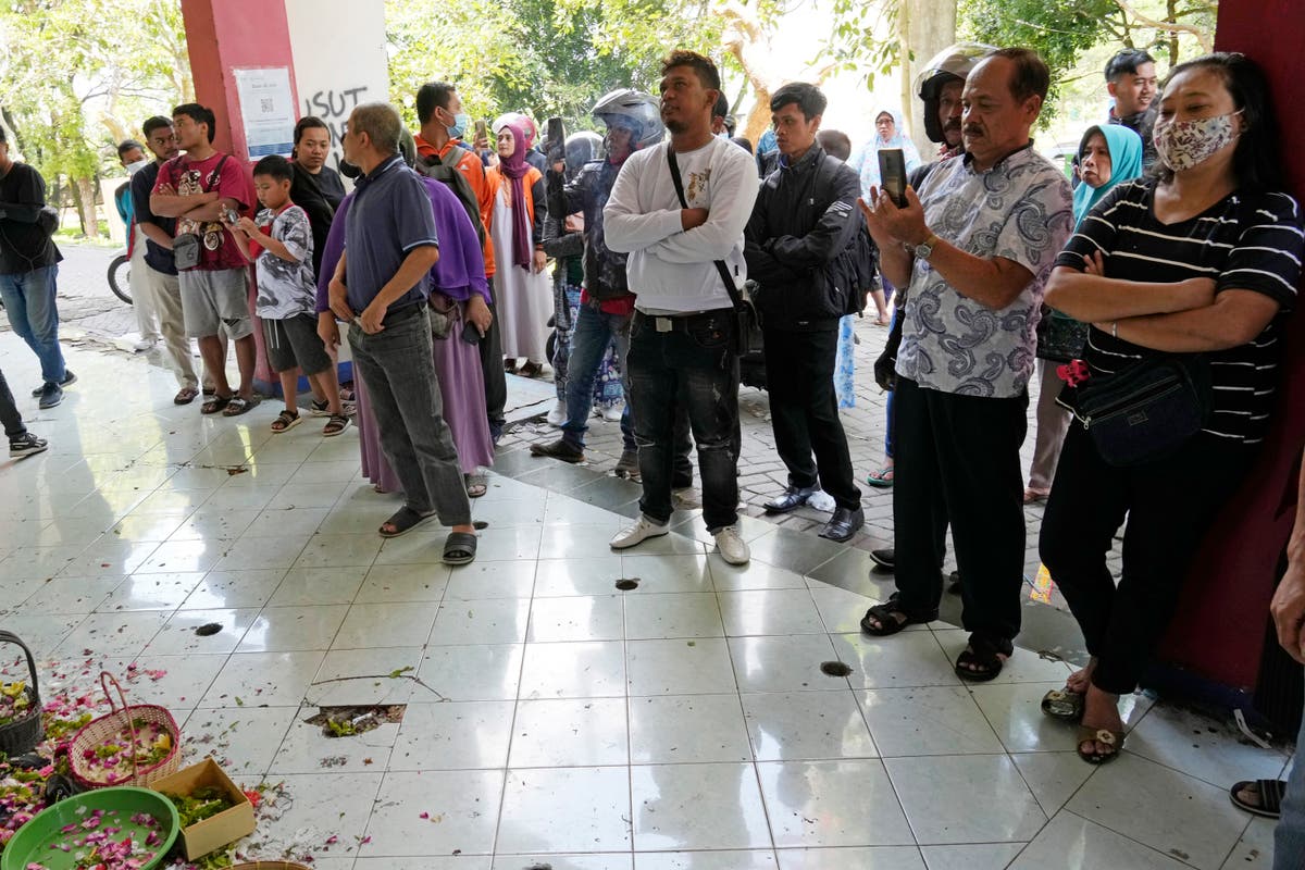 Indonesia riot: Police chief sacked and football club officials banned ...