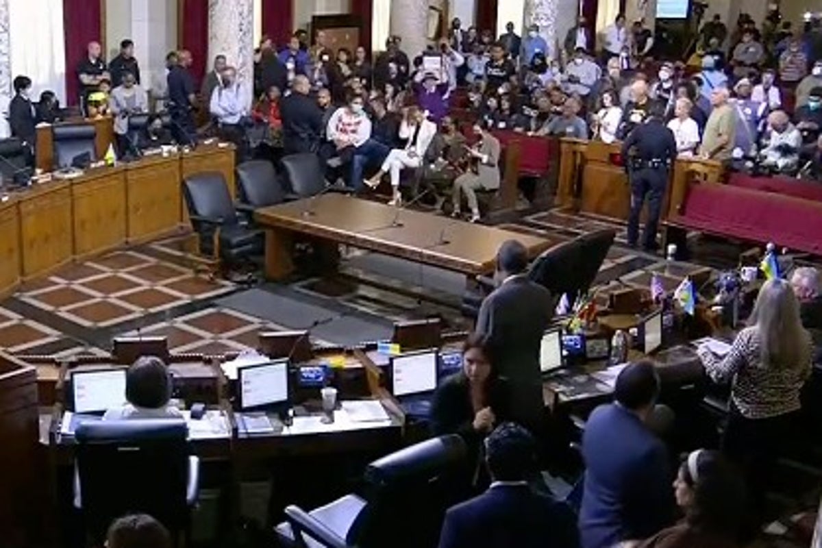Chaotic scenes as LA council meeting overrun amid fury over disgraced ...