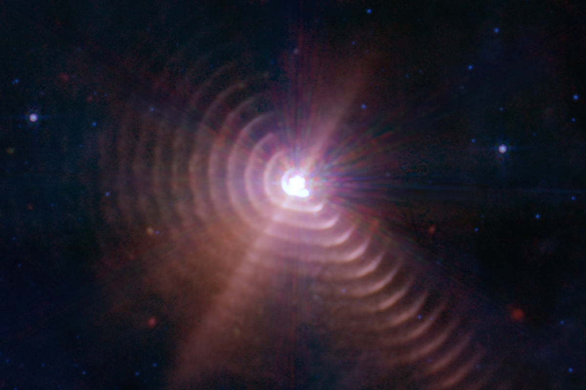 Giant stars caught pushing dust around the cosmos, scientists say | The ...