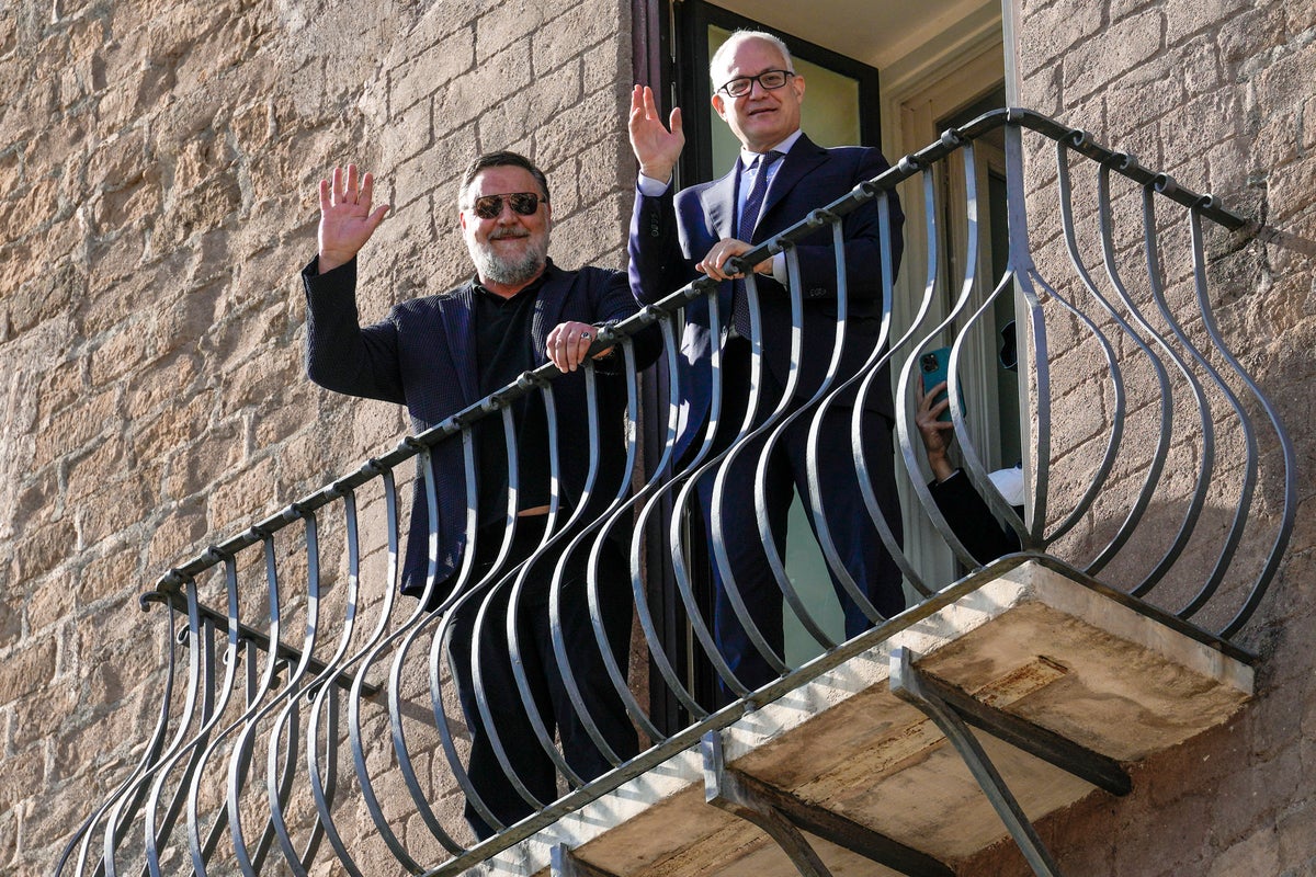 'Gladiator' actor Russell Crowe feted in Rome | The Independent