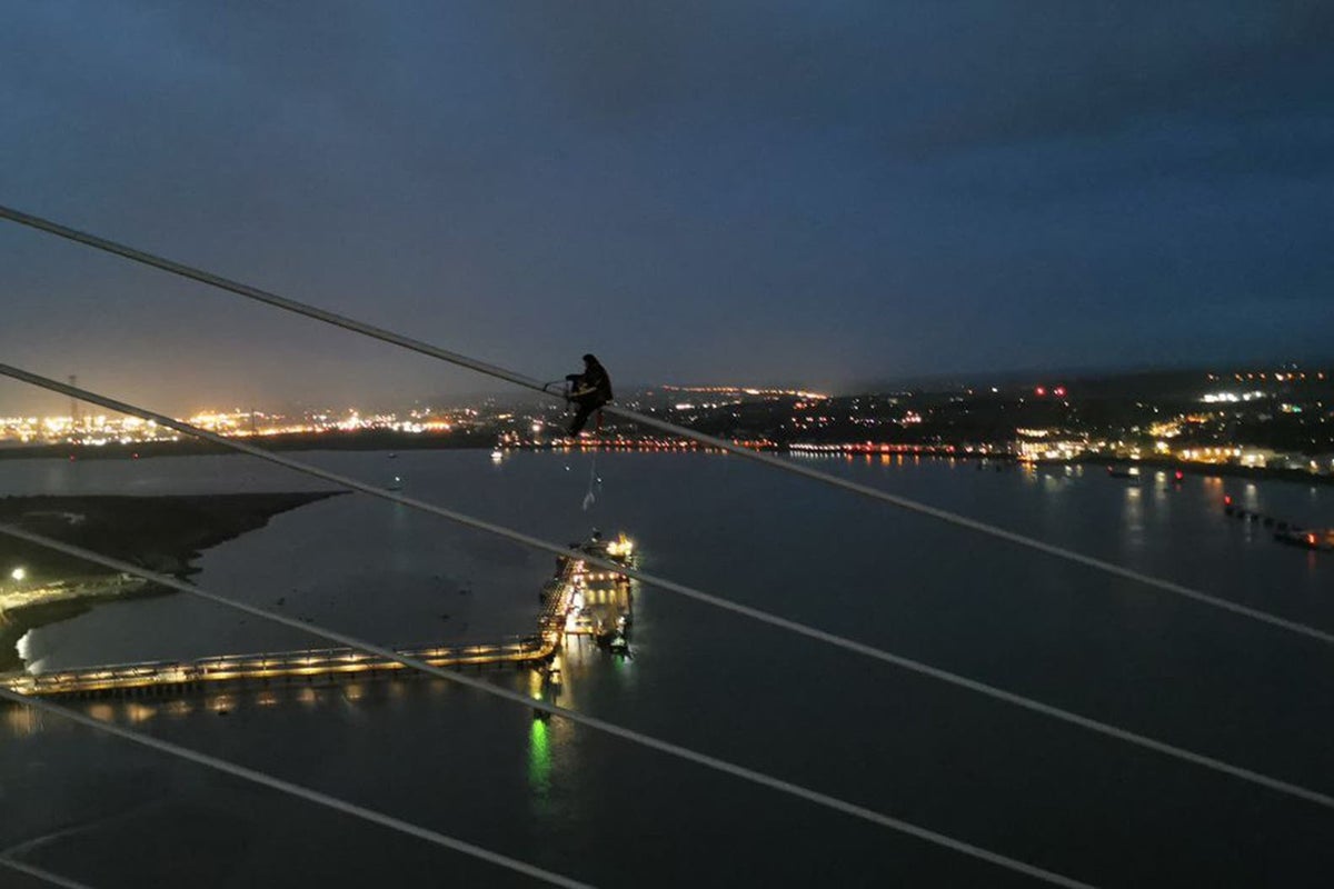 Just Stop Oil protest on Dartford Crossing ends as activists arrested ...
