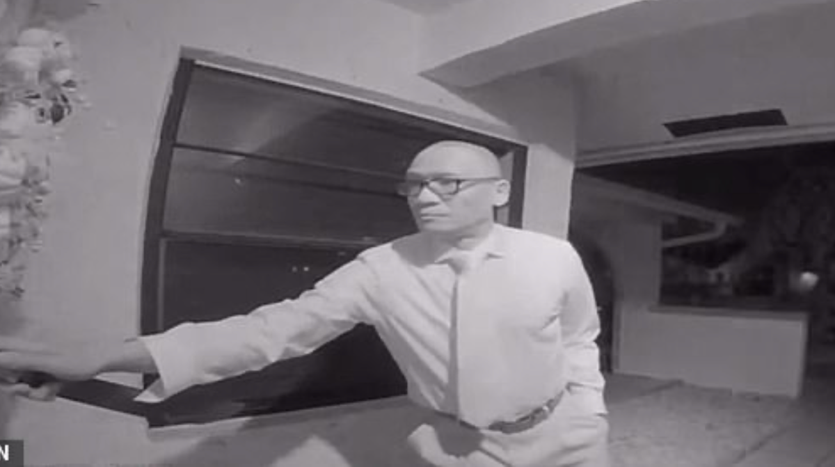 Florida residents raise alarm over well-dressed man with machete ...