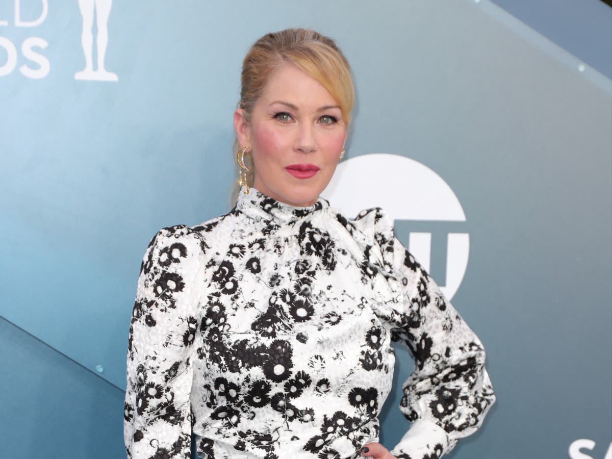 Christina Applegate recalls symptoms of multiple sclerosis she ... Christina Applegate recalls symptoms of multiple sclerosis she ...