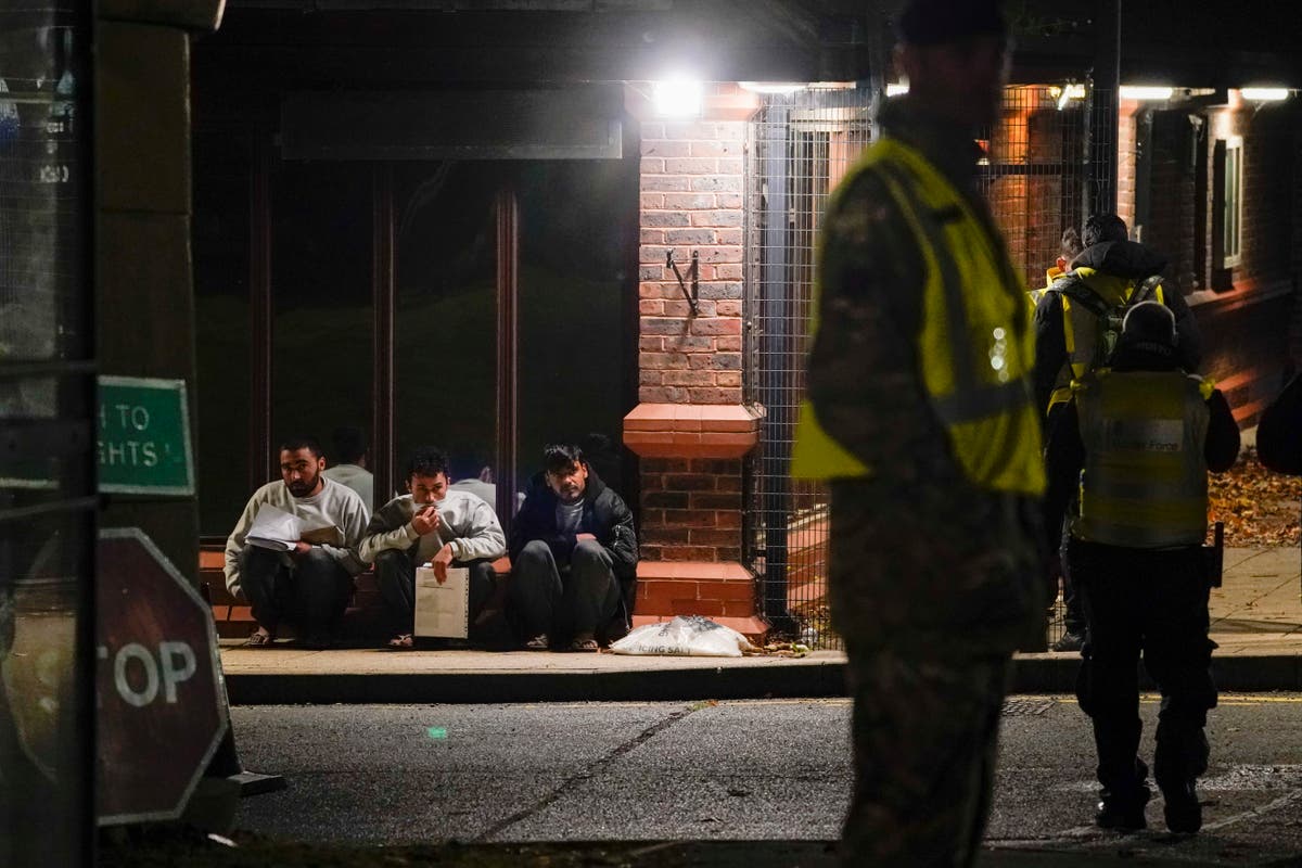 Prison-like center puts focus on UK's response to migrants | The ...