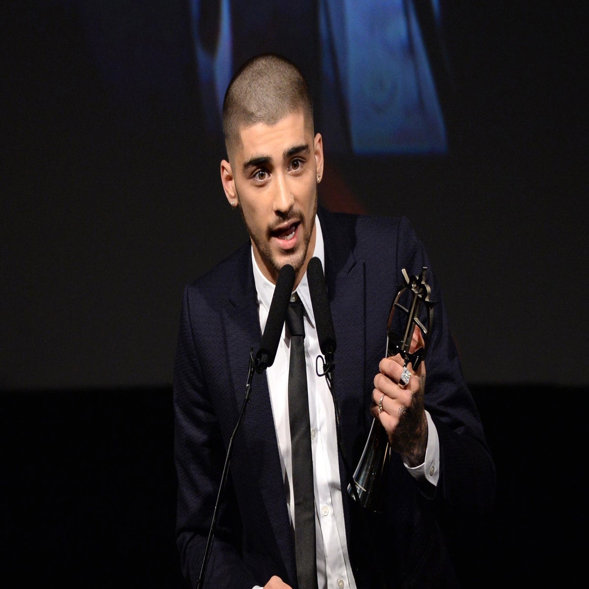 Zayn Malik 2024 Sonriendo Wrote Alienated 6 Years Ago, It Was The
