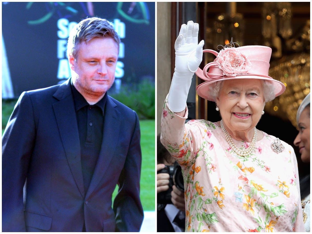 Queen ‘didn’t like her hands’, royal photographer reveals | The Independent