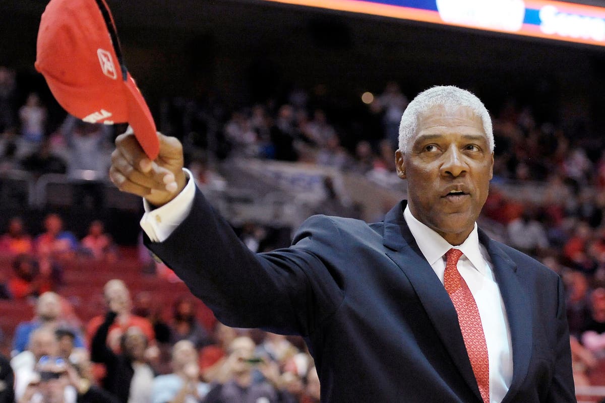 Dr. J va a arbitraje en caso contra desarrollador de marca ...