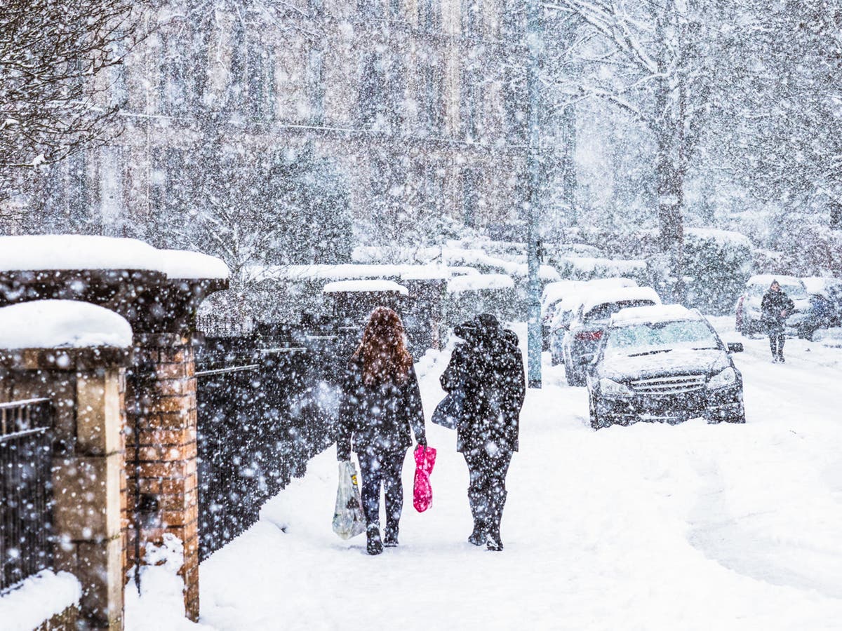 UK weather: Two day snow and ice warnings as Britain freezes in -10C ...