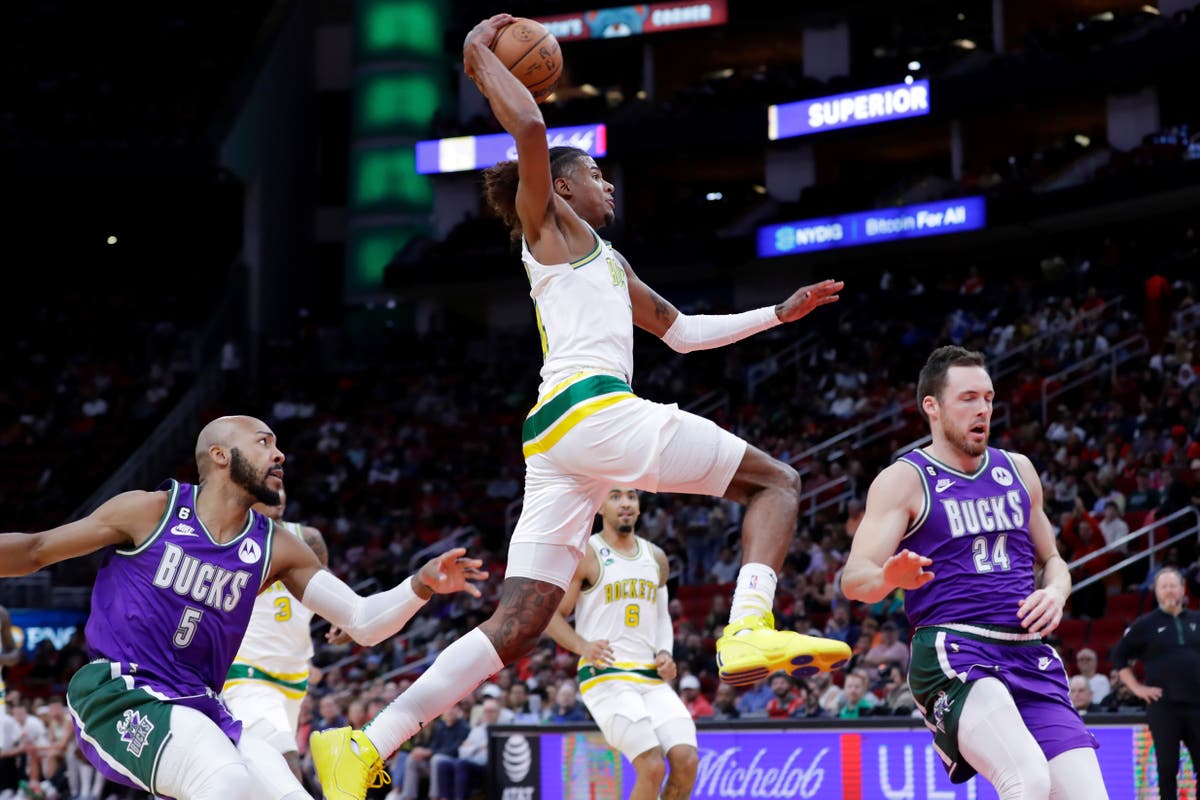 Rockets sorprenden a los Bucks y ligan 4 victorias en casa ...
