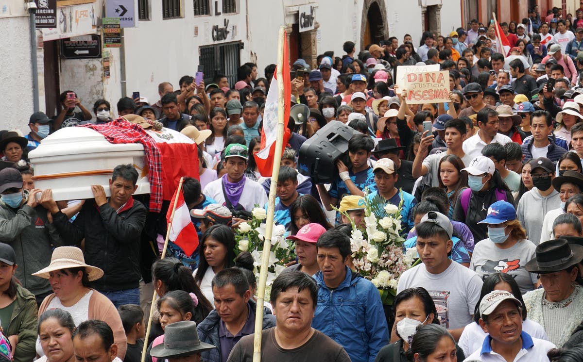 El oscuro pasado de Perú emerge en funeral de manifestante ...