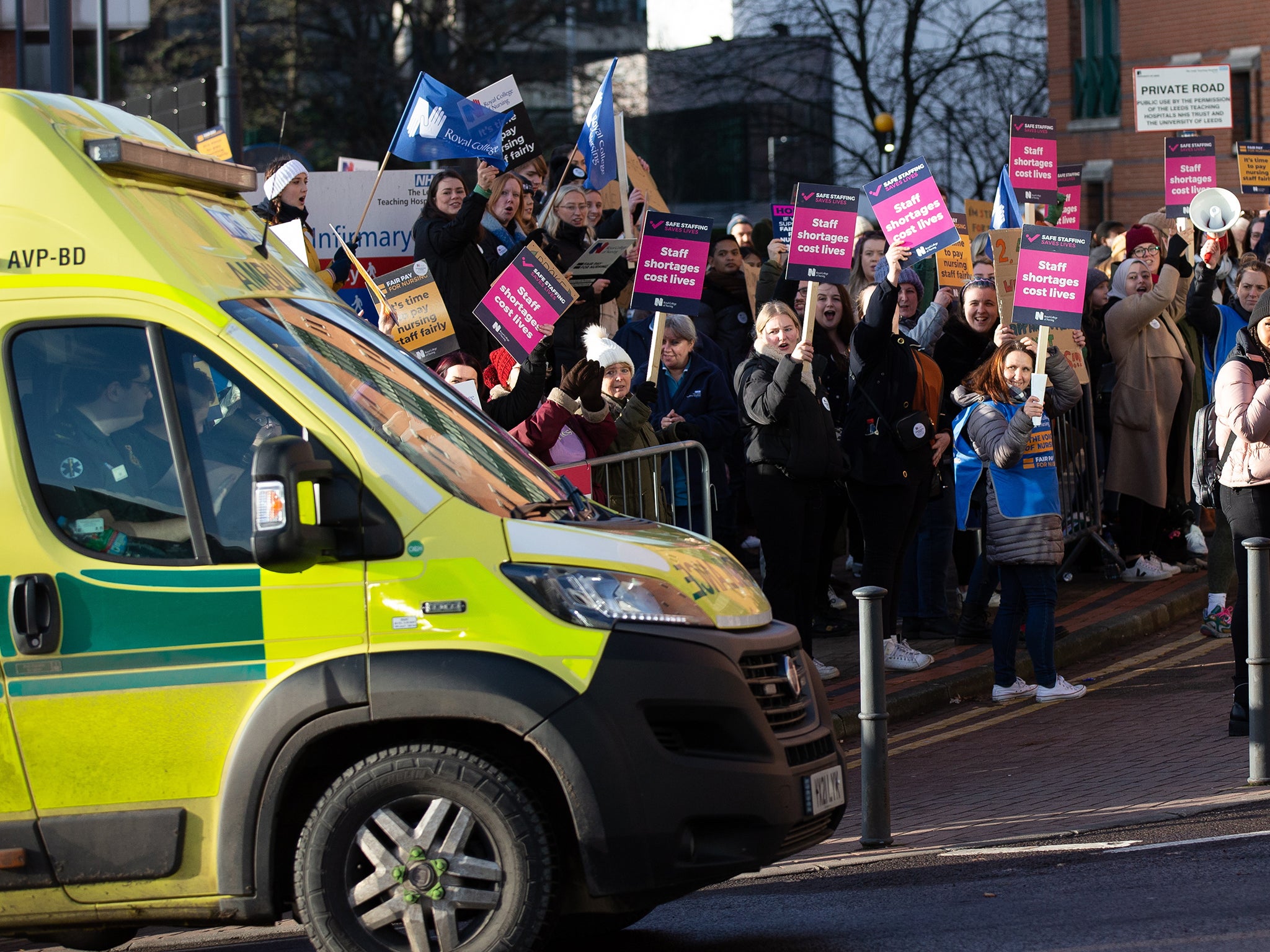 Just 1 in 10 people blame nurses for NHS strike as pressure mounts on ...