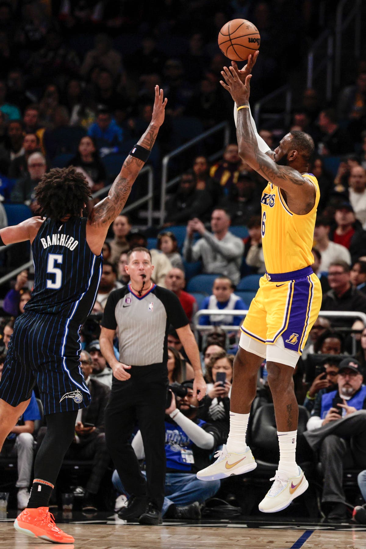 Lakers superan al Magic y ponen fin a racha de 4 derrotas | Independent ...