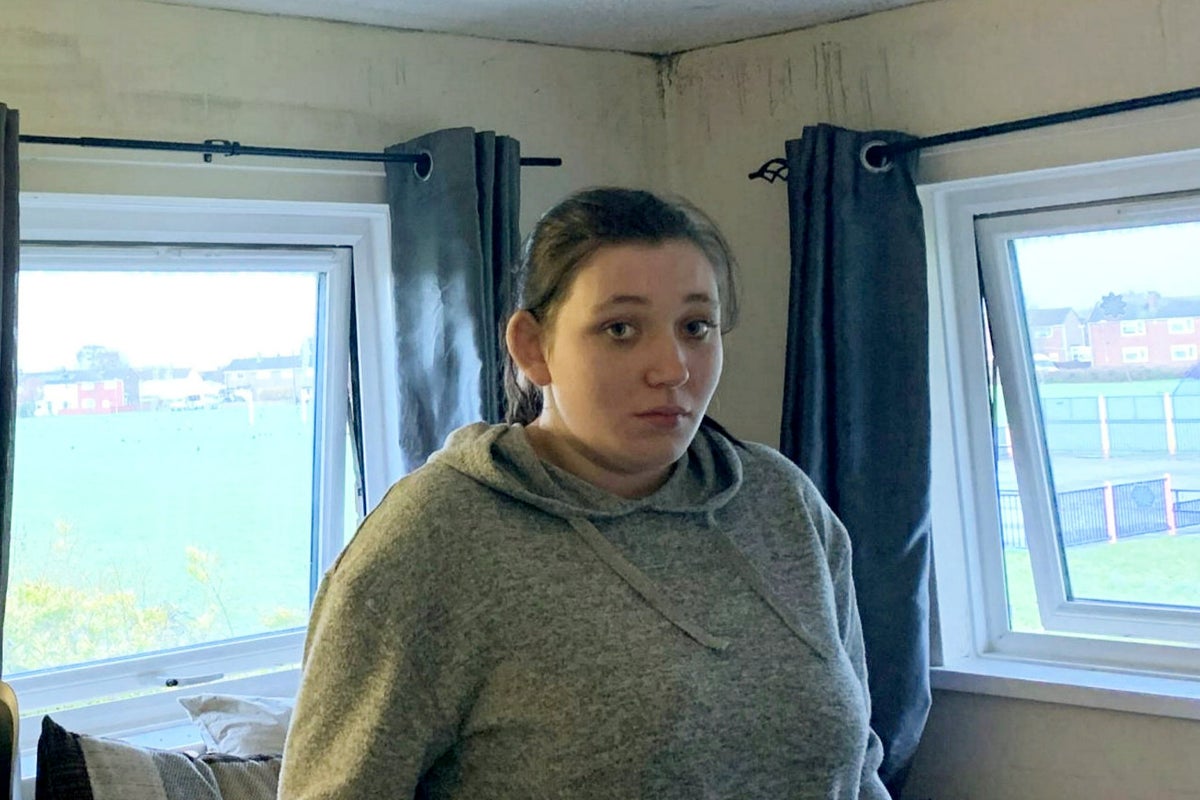Mould-infested Swindon council flat forces Tia-Maria Thornbury to use ...