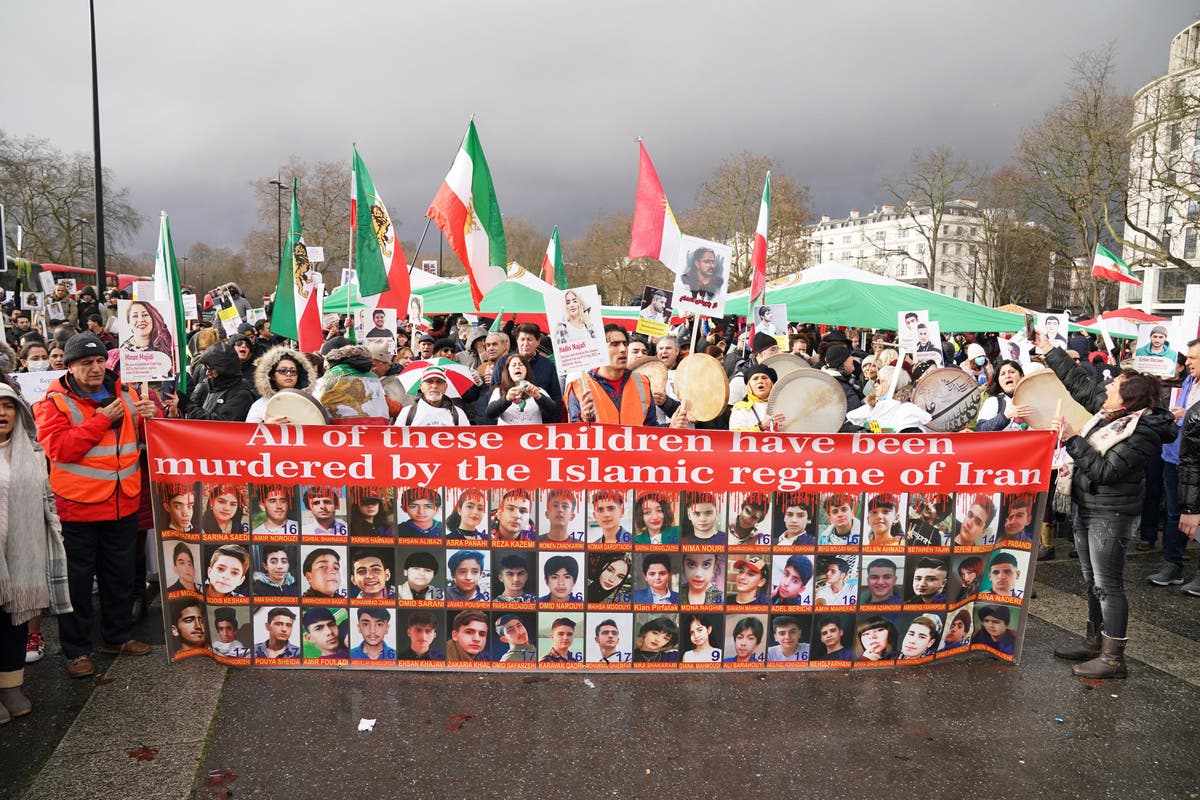 Thousands gather for Iran solidarity rally in Trafalgar Square | The ...
