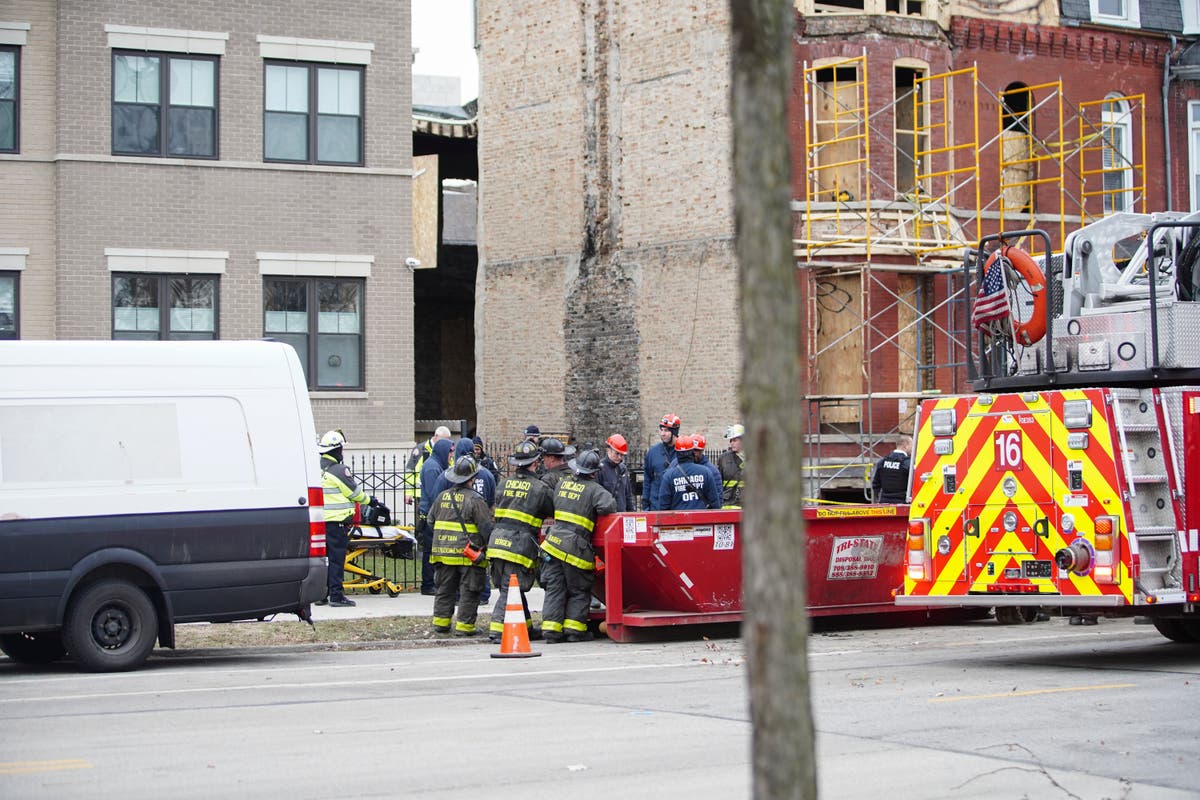 Worker injured when Chicago building gives way, trapping him | The ...