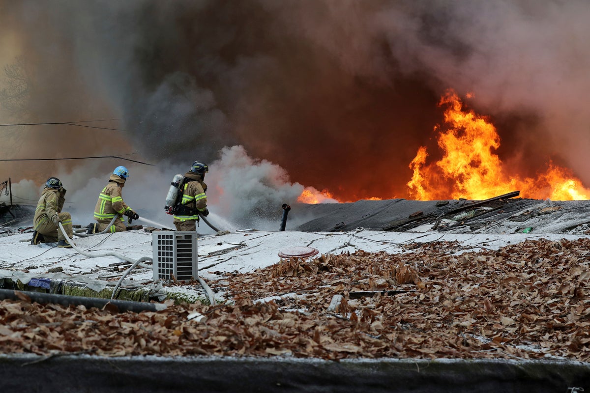 Hundreds flee after fire spreads through Seoul neighborhood | The ...