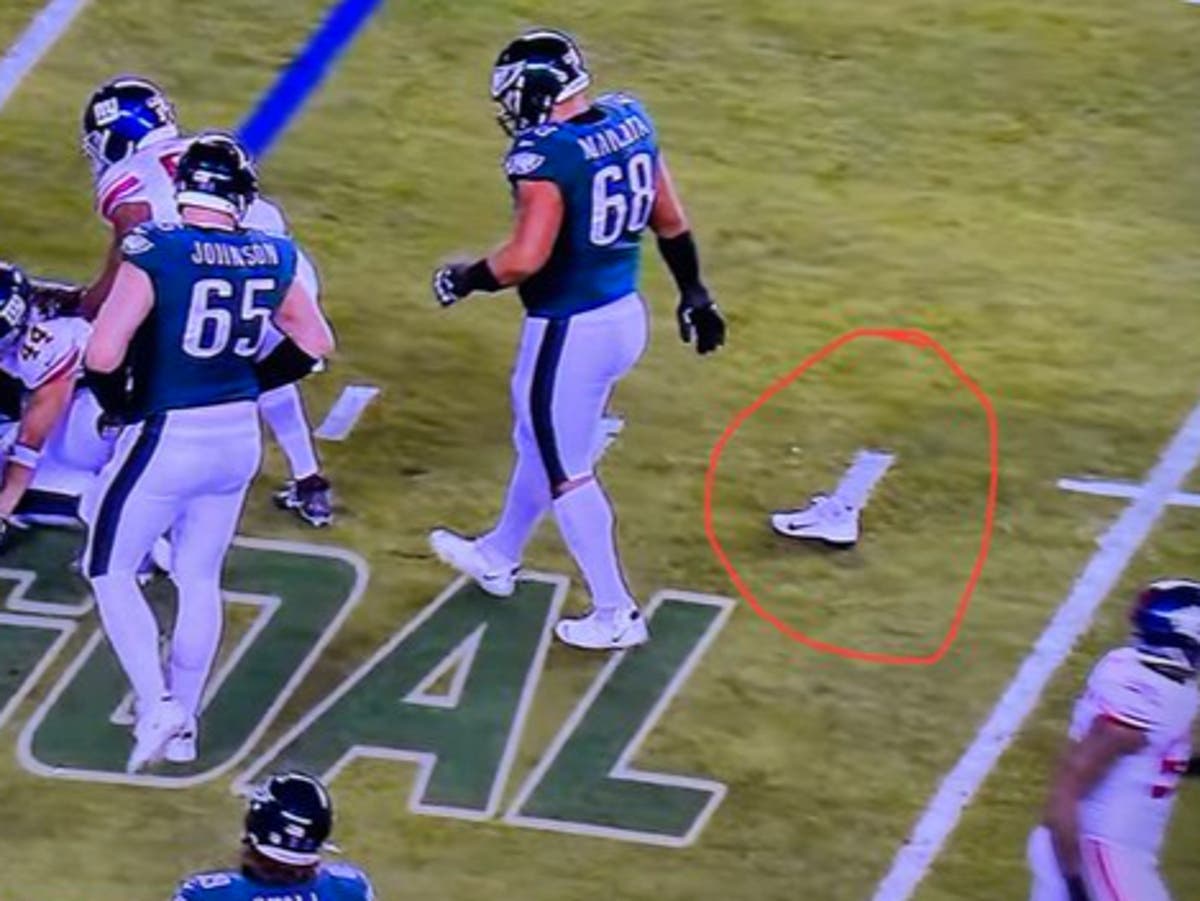 TV glitch makes NFL fans believe a player lost his leg in Giants vs ...