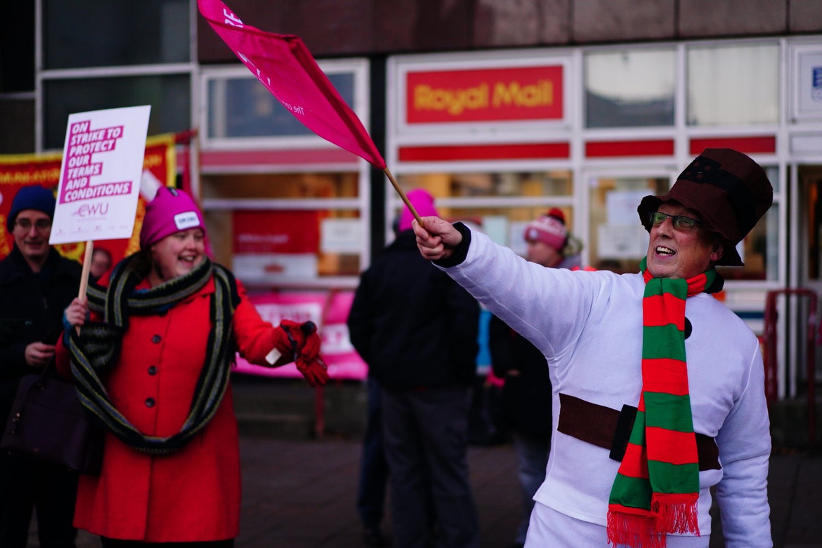 Royal Mail reveals mounting losses after £200m strike hit | The Independent