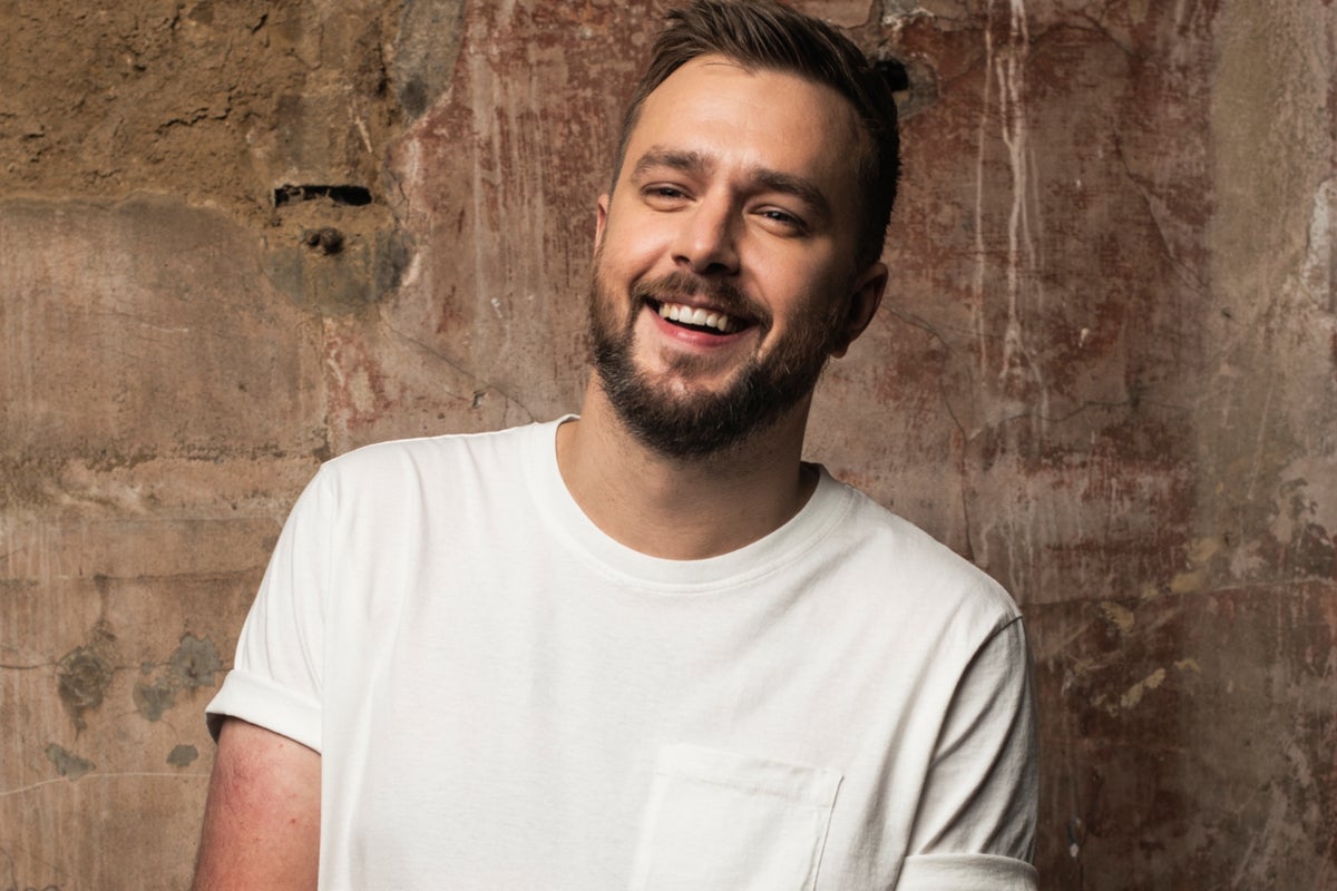 Iain Stirling interview: Love Island voiceover star on sitcom Buffering ...