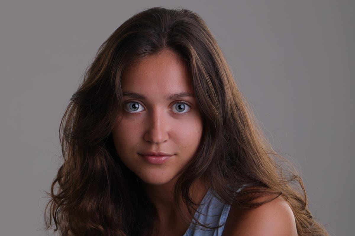 Pianist recovering after knife went through hand as she tried to ...