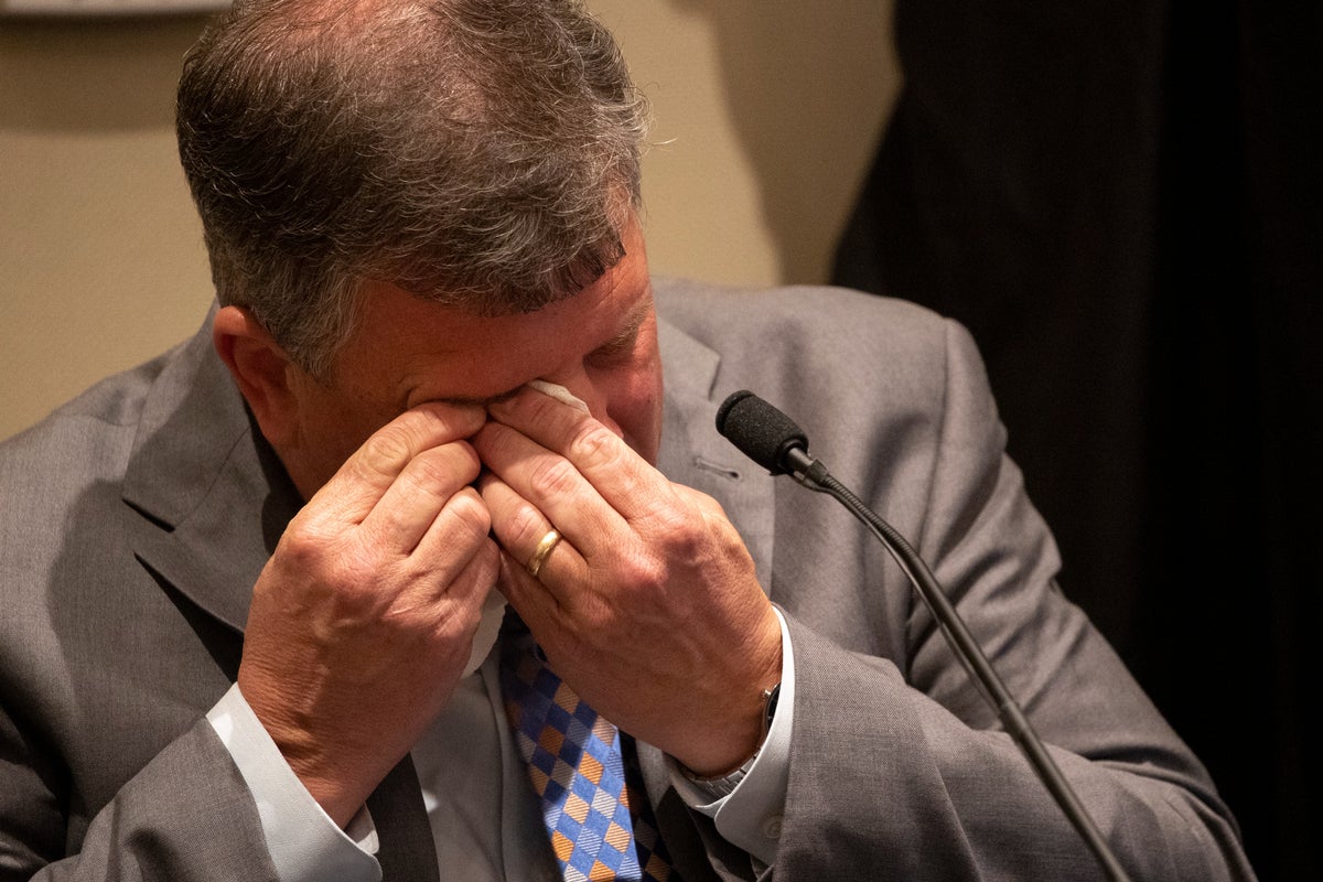 Alex Murdaugh’s best friend Chris Wilson breaks down in tears as he ...