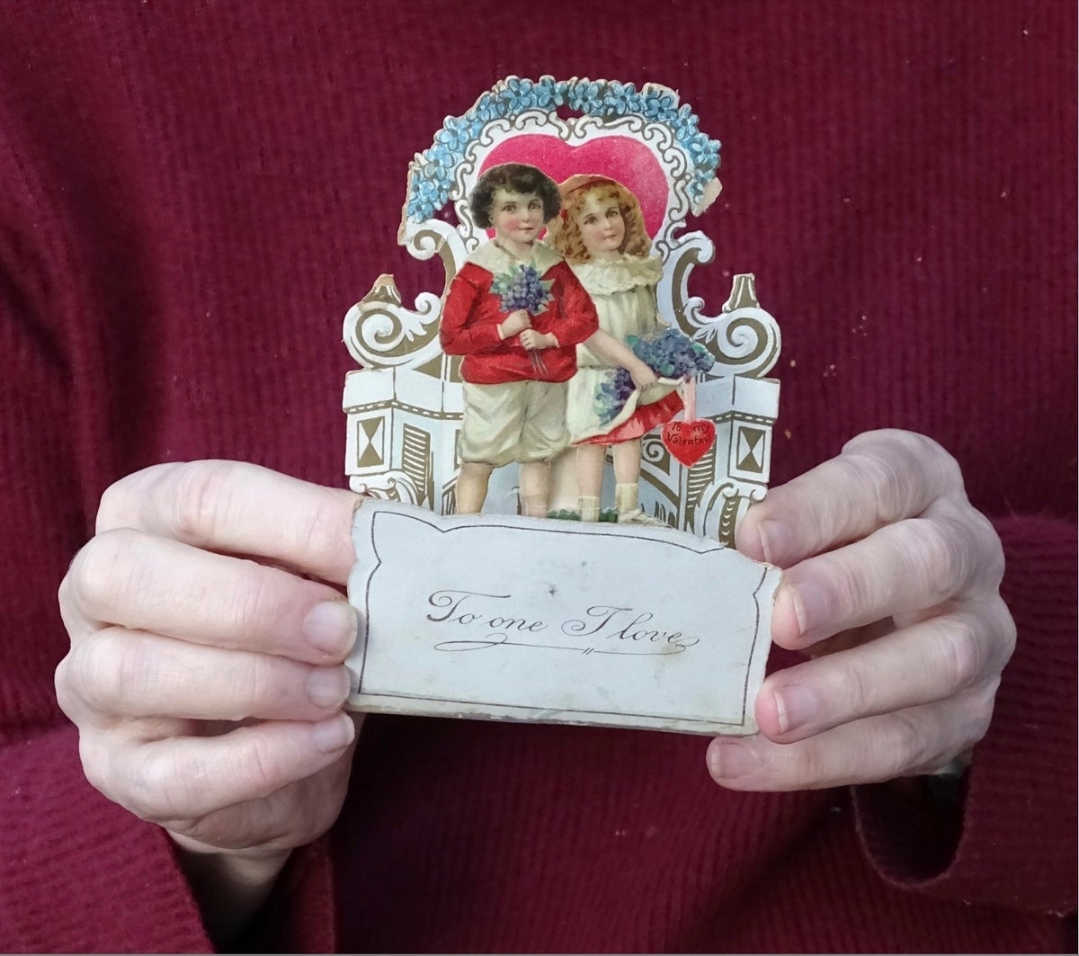 Earnest or playful, that Valentine's card has a history Earnest or playful, that Valentine's card has a history