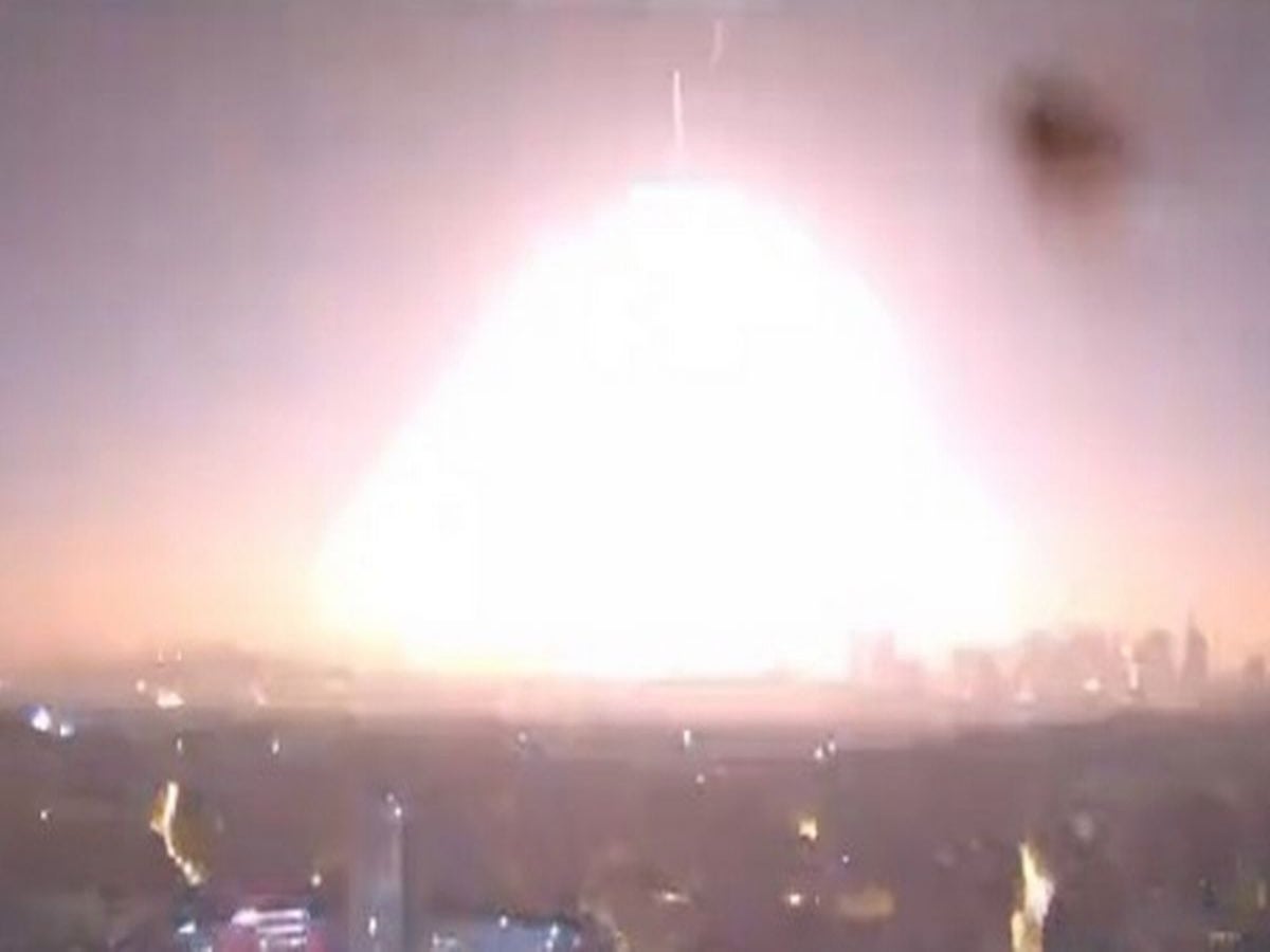 asteroid explodes in atmosphere