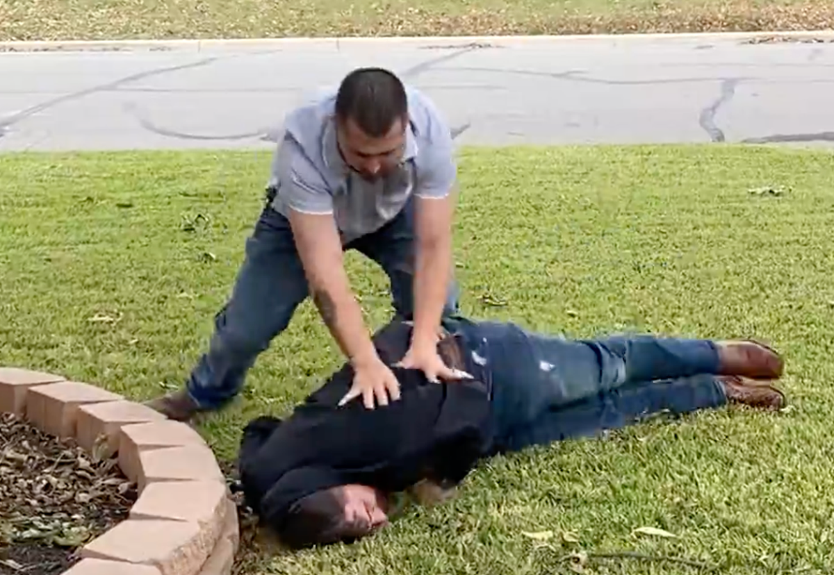 Video captures bystander tackling drunk driver as he flees scene of ...