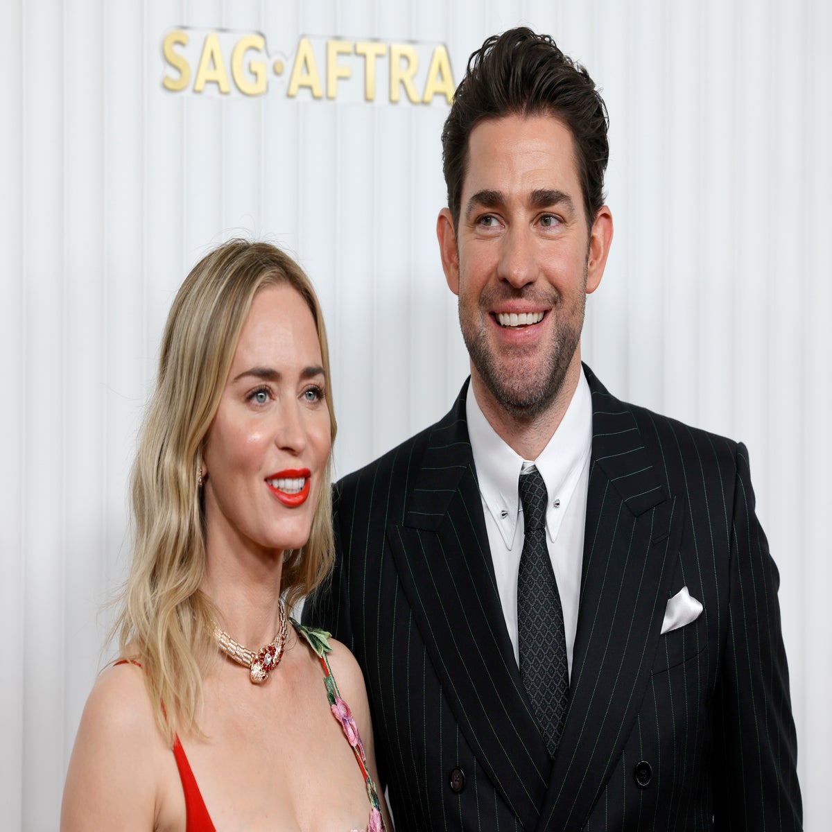 Emily Blunt Agus John Krasinski Coll Leanbh