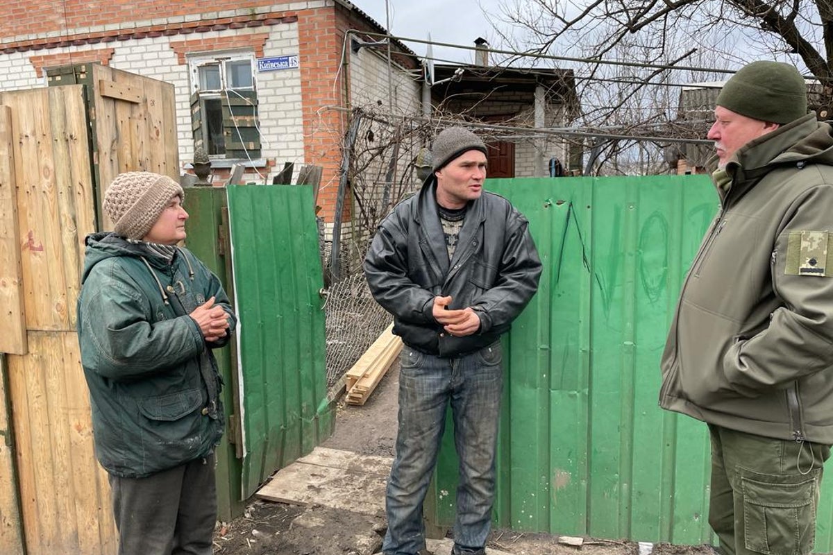 Ukrainian commander confronts neighbours he suspects betrayed his ...