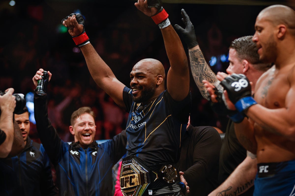UFC 285 results: Jon Jones submits Ciryl Gane in first round to win ...
