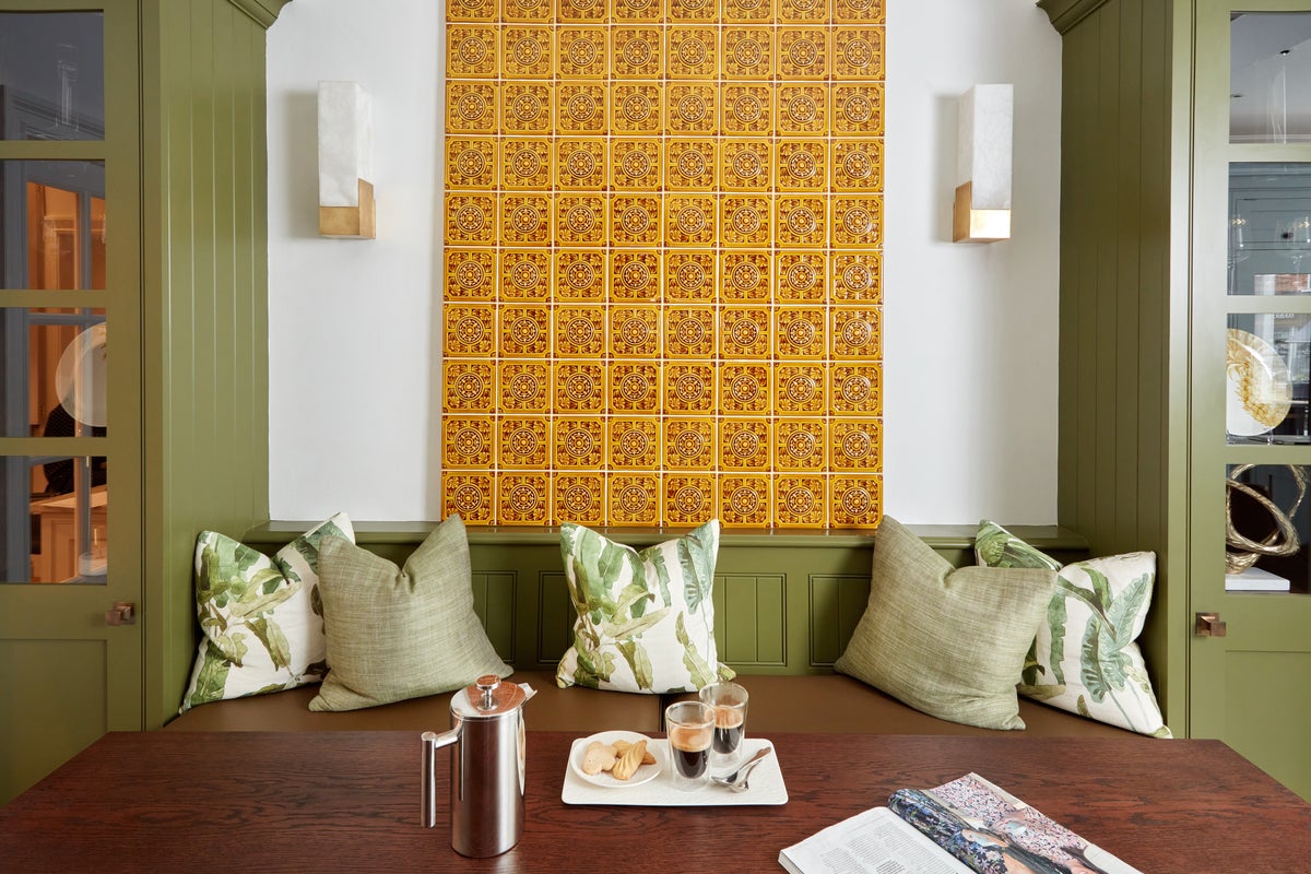 How to channel Daisy Jones & The Six’s free-spirited style at home ...
