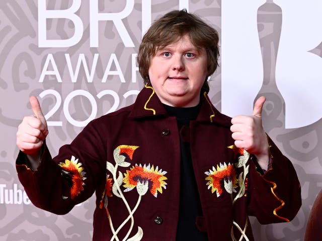 Lewis Capaldi recalls Tourette’s symptoms getting ‘out of control’ in ...