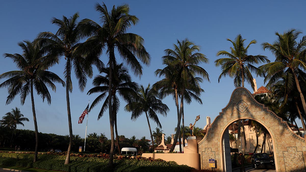 Watch: View outside Mar-a-Lago as Donald Trump announces he will speak ...
