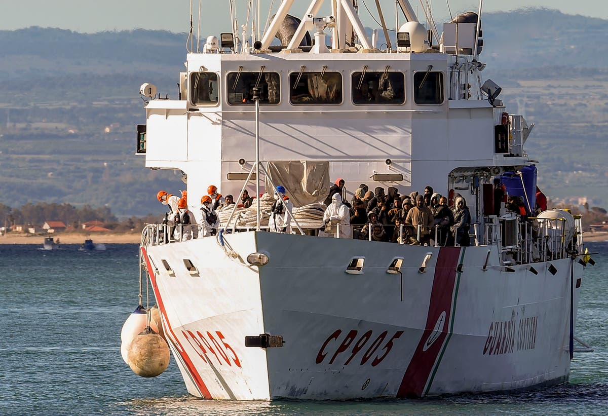 Italy pushes crackdown on migrants reaching its shores | The Independent