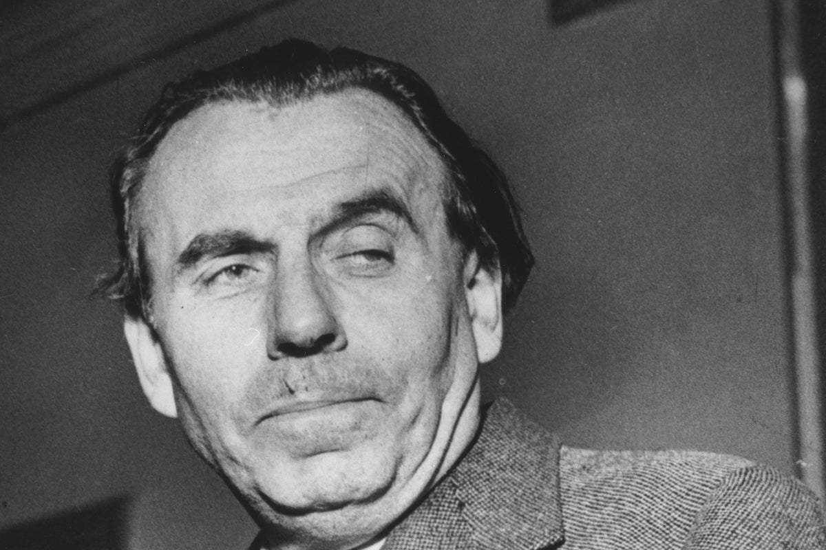 Hitler’s big mistake was failing to ‘wipe out England’, influential ...