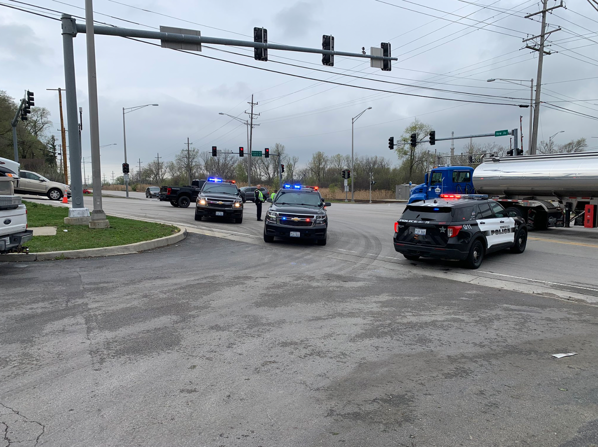 Explosion at suburban Chicago petroleum plant leaves at least one dead ...