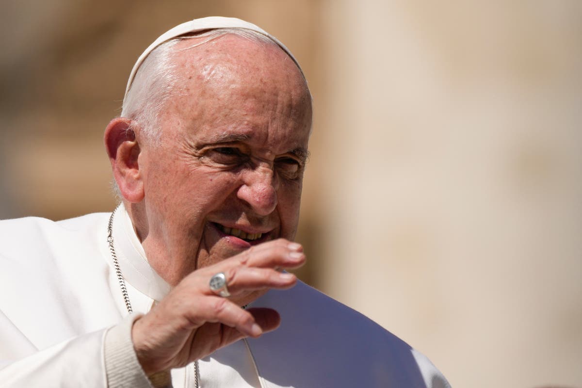 Pope allows women to vote at upcoming bishops' meeting | The Independent