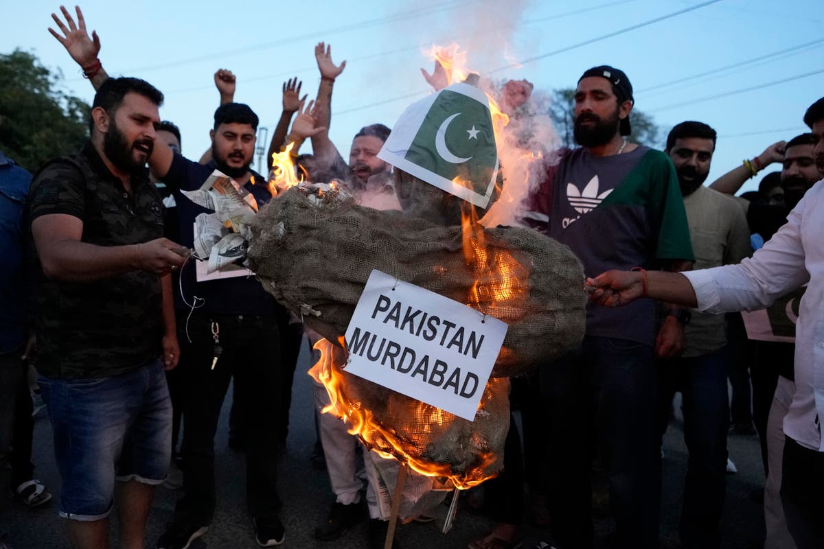 Indian troops kill 2 rebels in Kashmir in ongoing operations | The ...