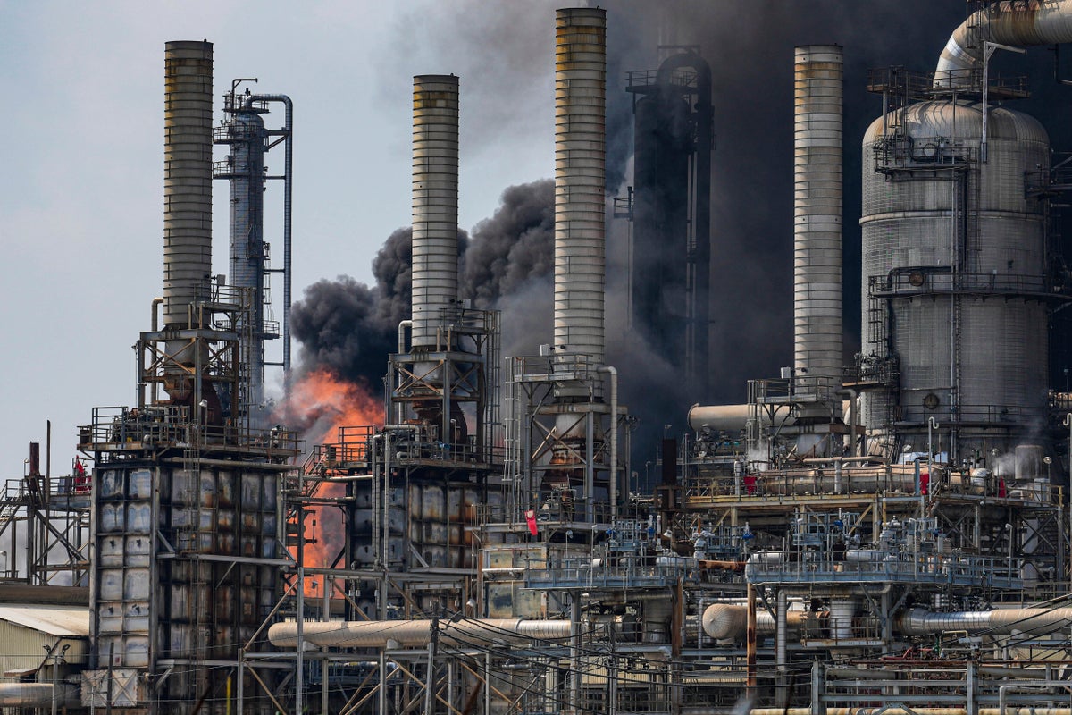 Shell: Fire that reignited at Texas plant is extinguished | The Independent