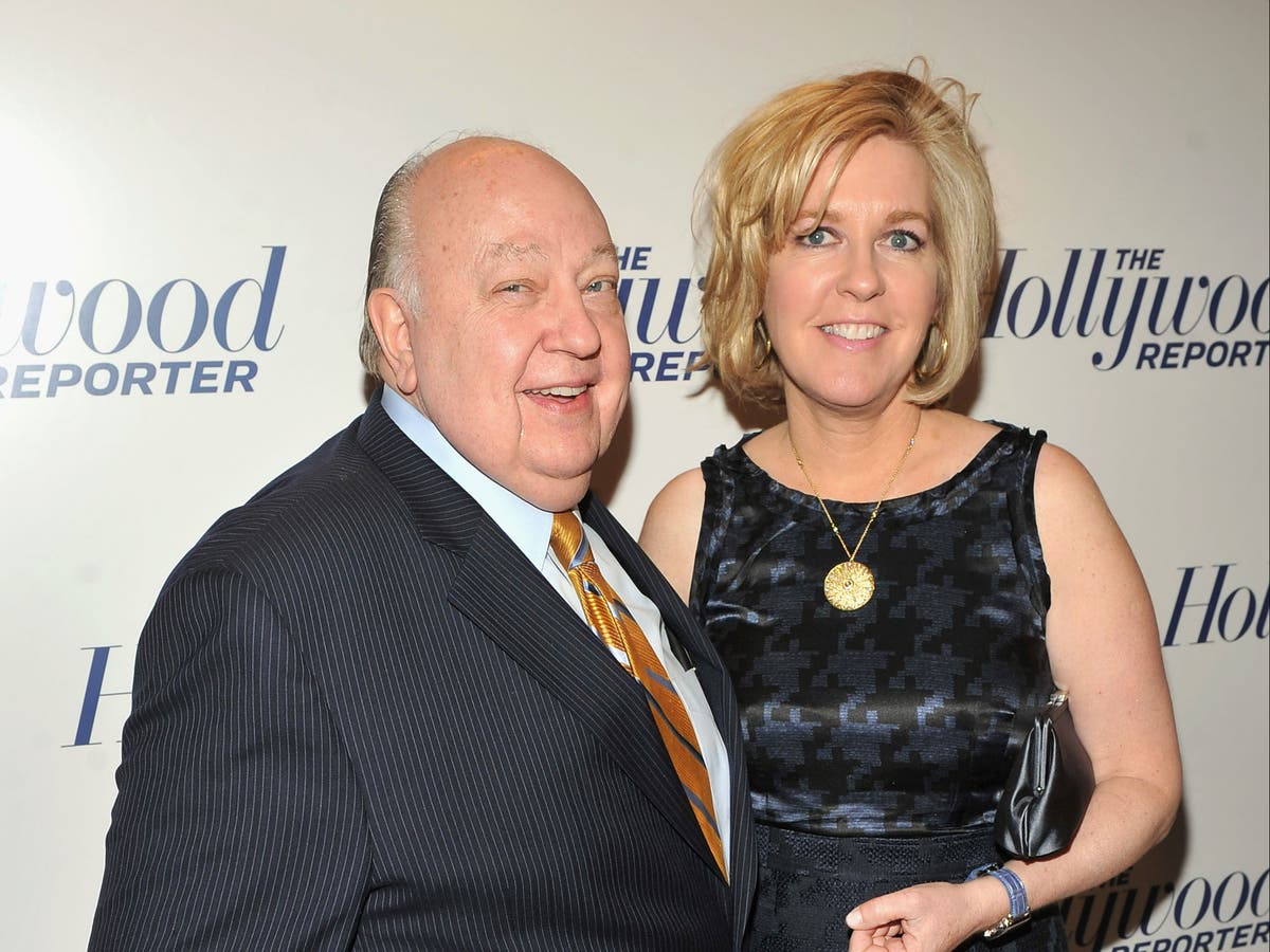 Elizabeth Ailes Roger Ailess Wife Publicly Attacks The Murdochs Amid