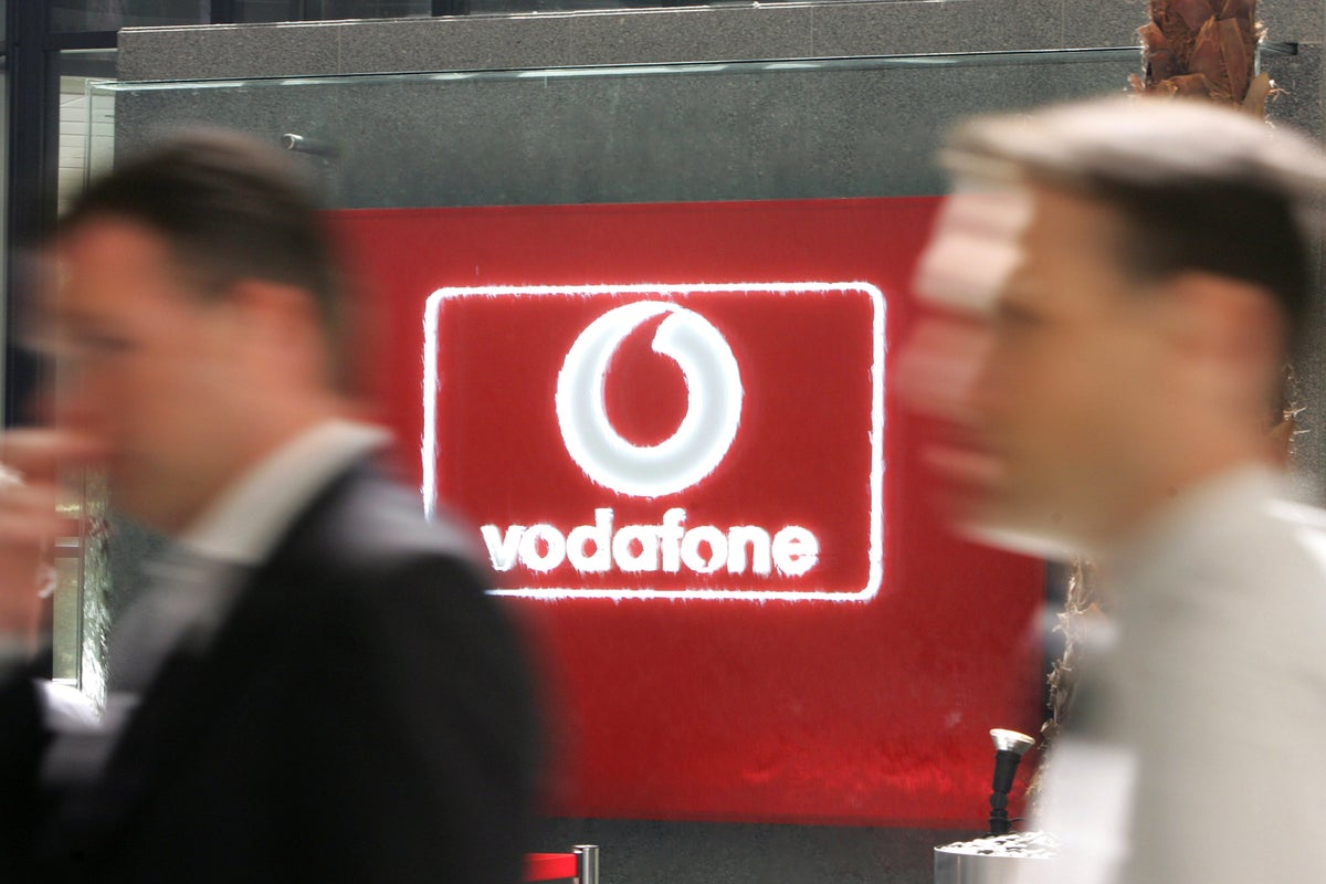 Vodafone down: Phone network not working leaving users unable get ...