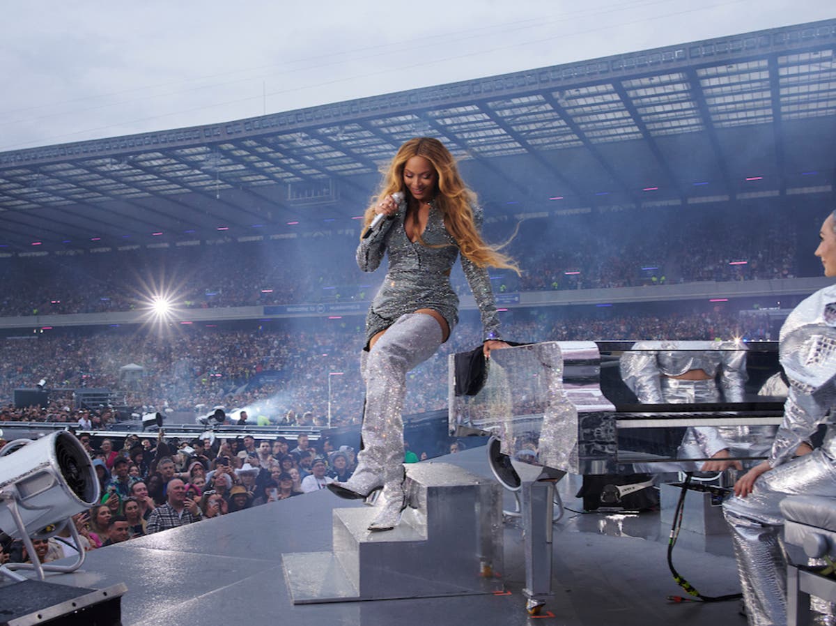 Beyoncé fans laud singer after rain-soaked performance at Edinburgh’s ...