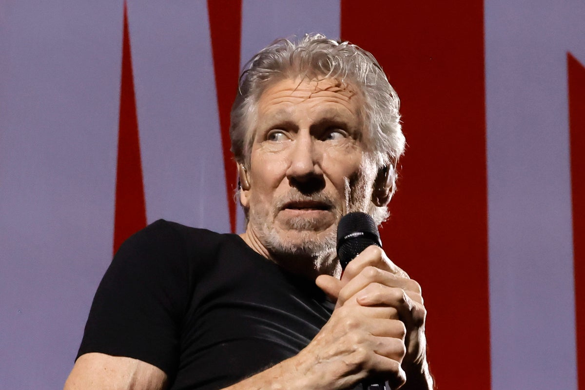 Roger Waters: German police to probe Pink Floyd star after he wore ...