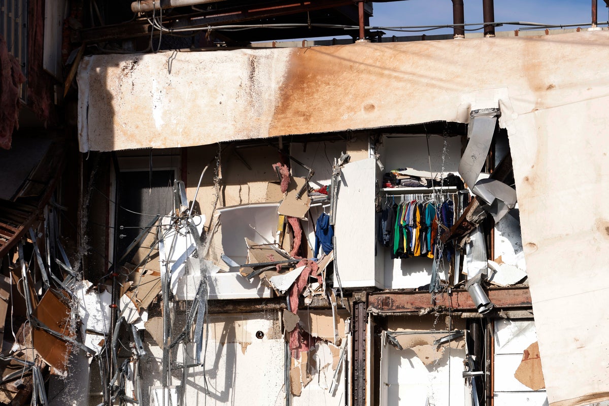 Iowa building collapse: What we know about Davenport apartment disaster ...
