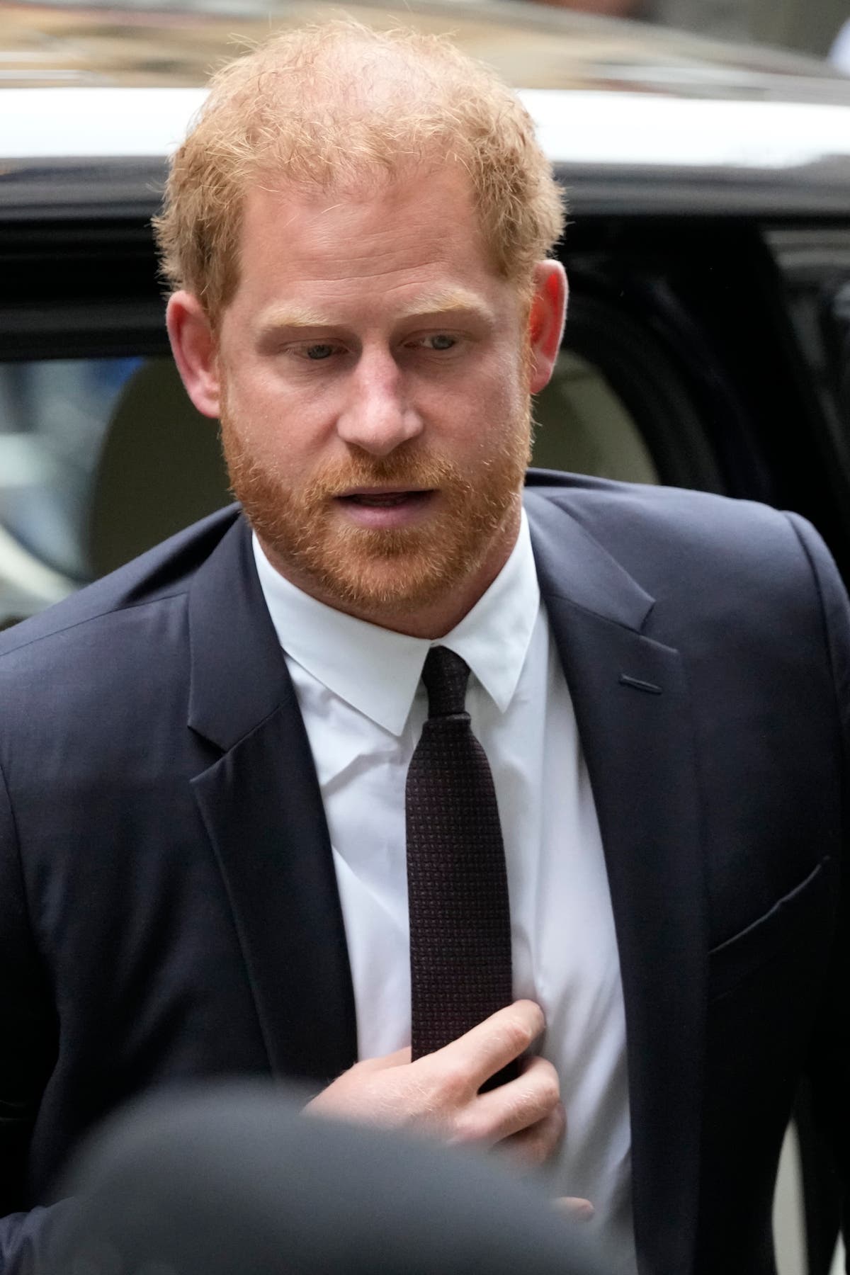 Prince Harry arrives at High Court for testimony in phone backing case ...