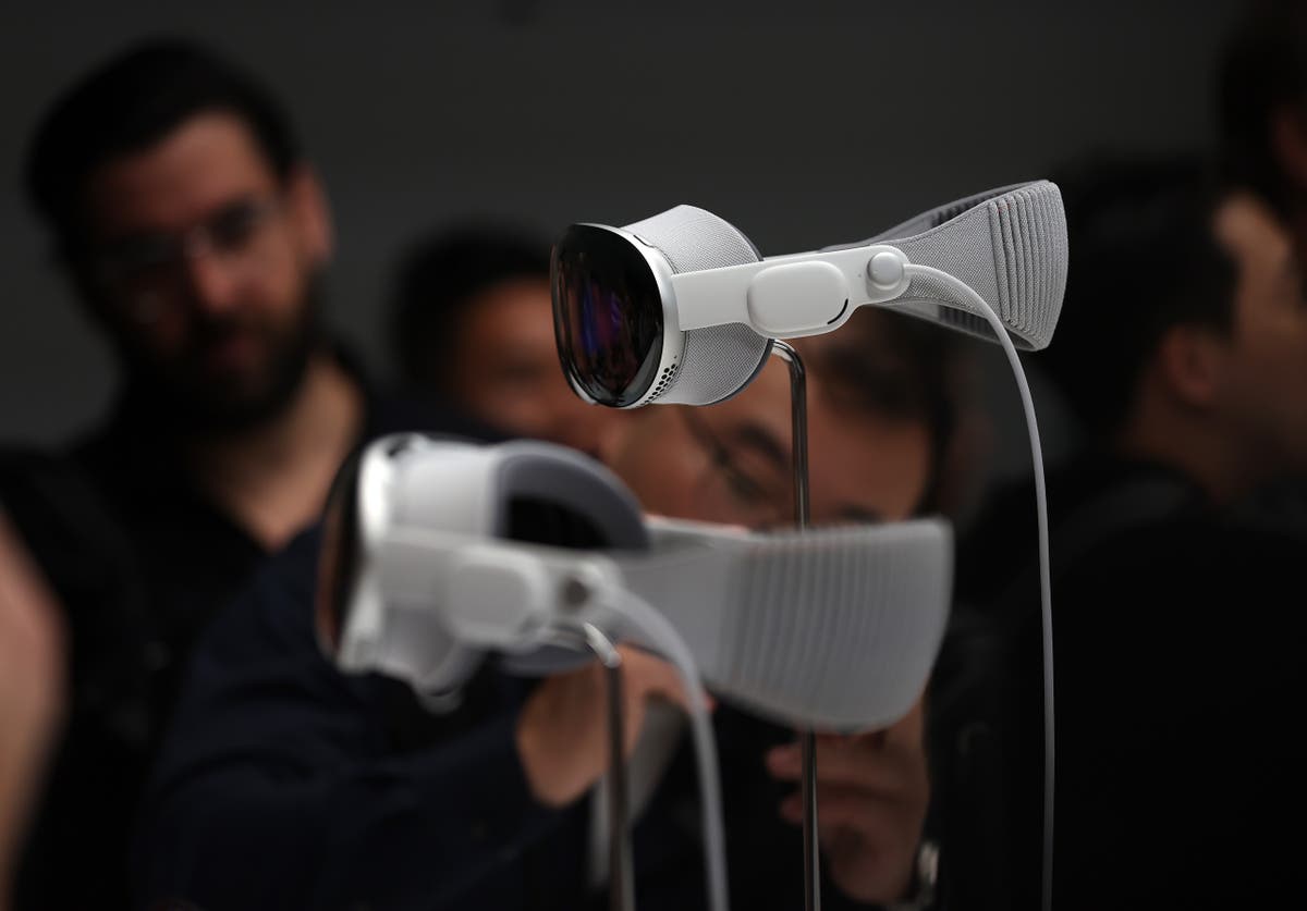 Apple’s Vision Pro headset is expensive, not ‘magical’ and anti-social ...