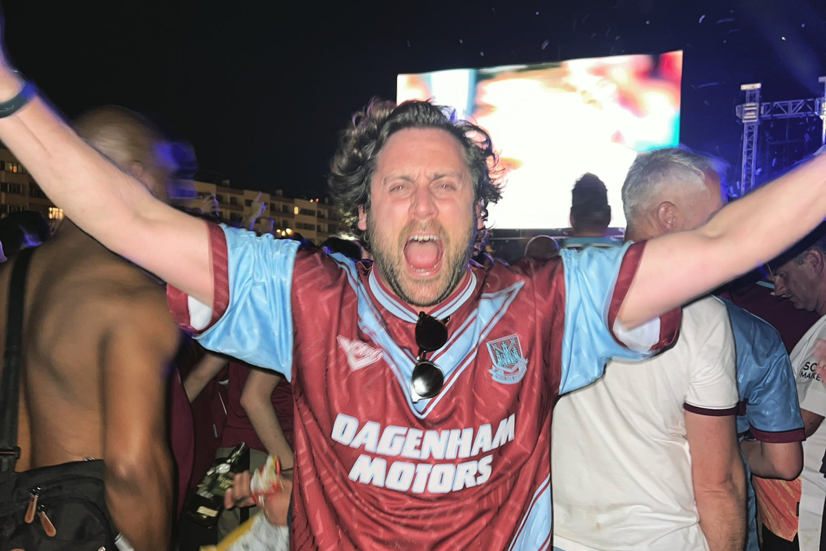West Ham fan parties with players outside hotel to celebrate club’s ...