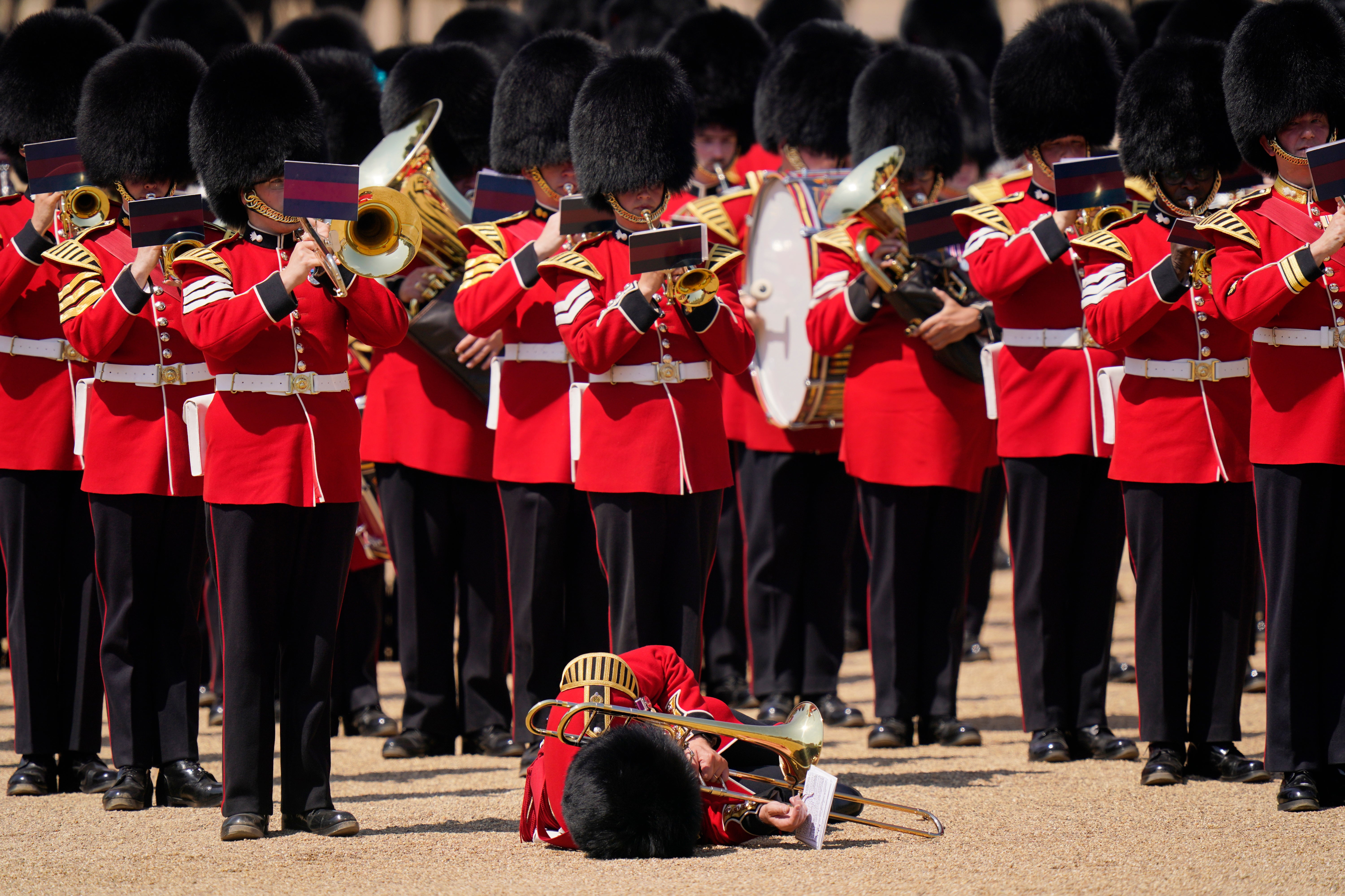 William thanks troops for withstanding heat during…